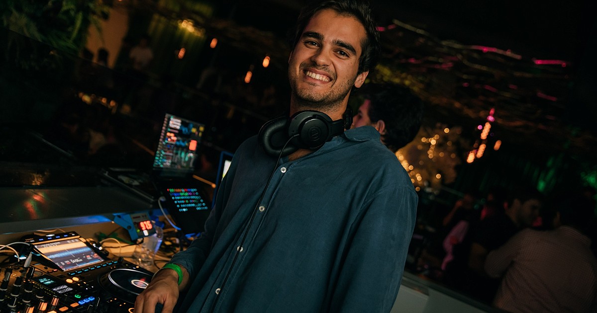 DJ Live Act - Mr. Folgers - What's On - JNcQUOI World, Embracing L'Art ...