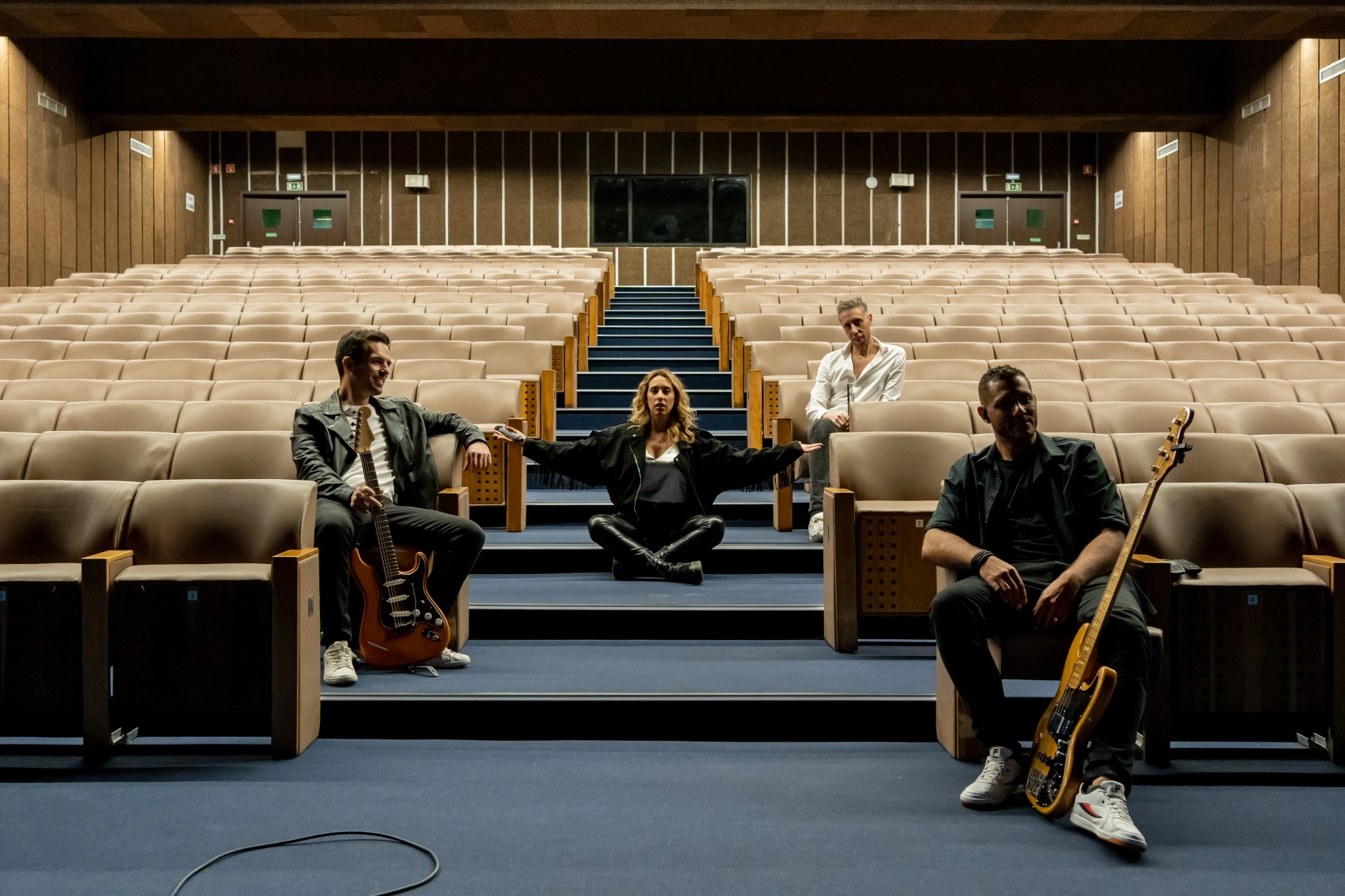 Dinner-Concert - Stout Covers Band - What's On - JNcQUOI World ...